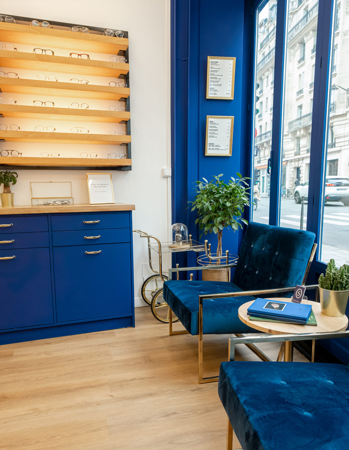 Visagiste, Barbier et opticien - Shades Paris